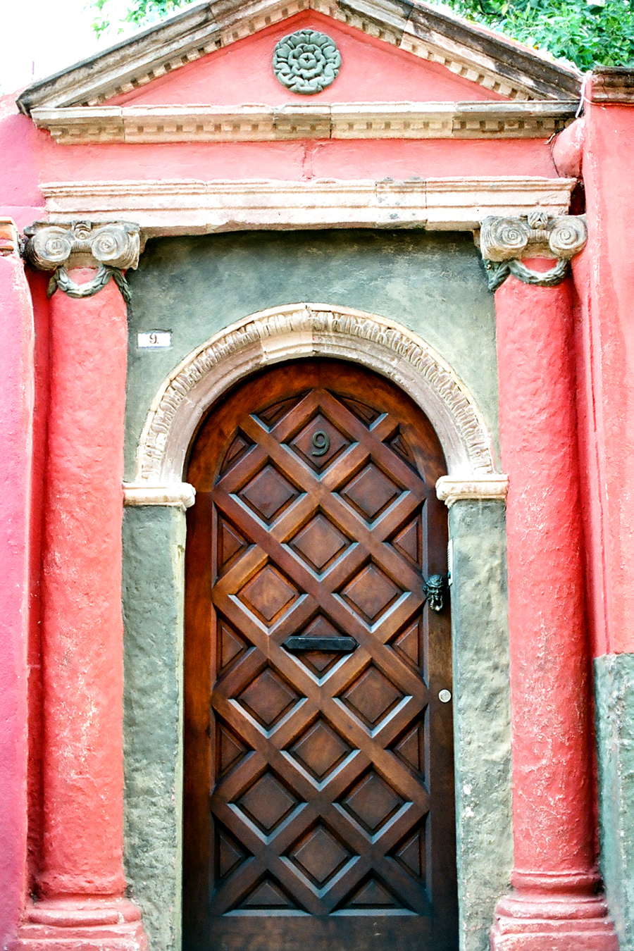 Decorative Doorways in San Miguel de Allende - Entouriste