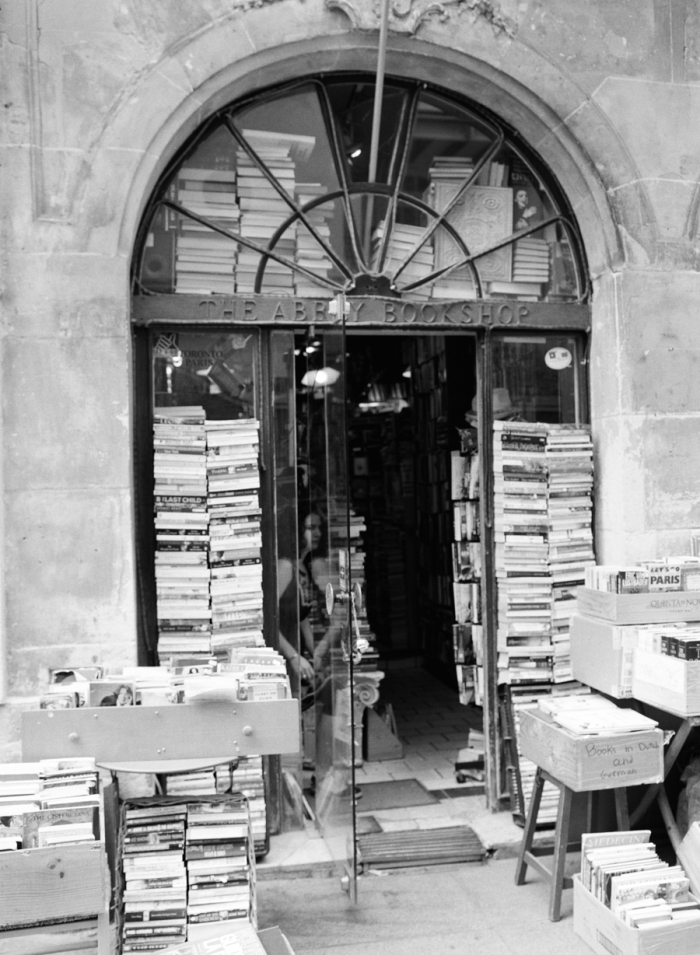 Bookstore in Paris - Entouriste