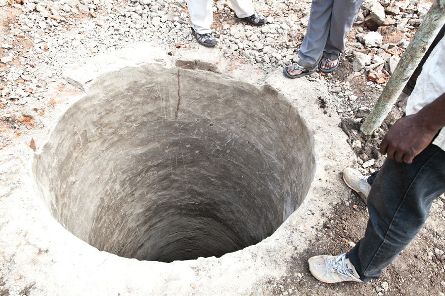 Building a Water Well in Uganda - Entouriste