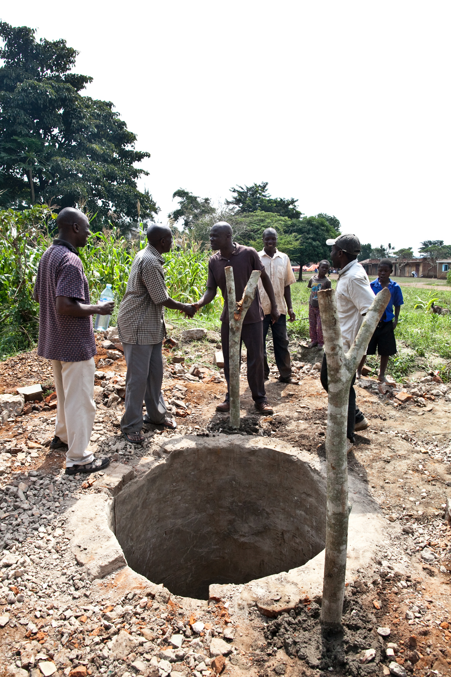 Building a Water Well in Uganda - Entouriste