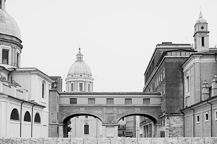 Scenes from Rome - Entouriste