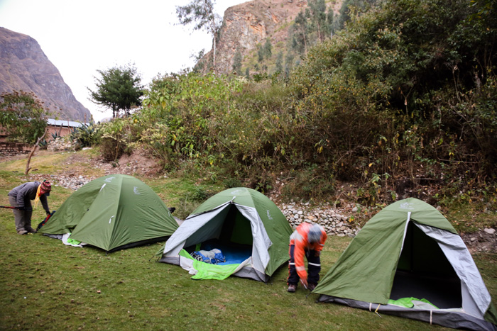 Tent Setup Wayllabamba - Entouriste