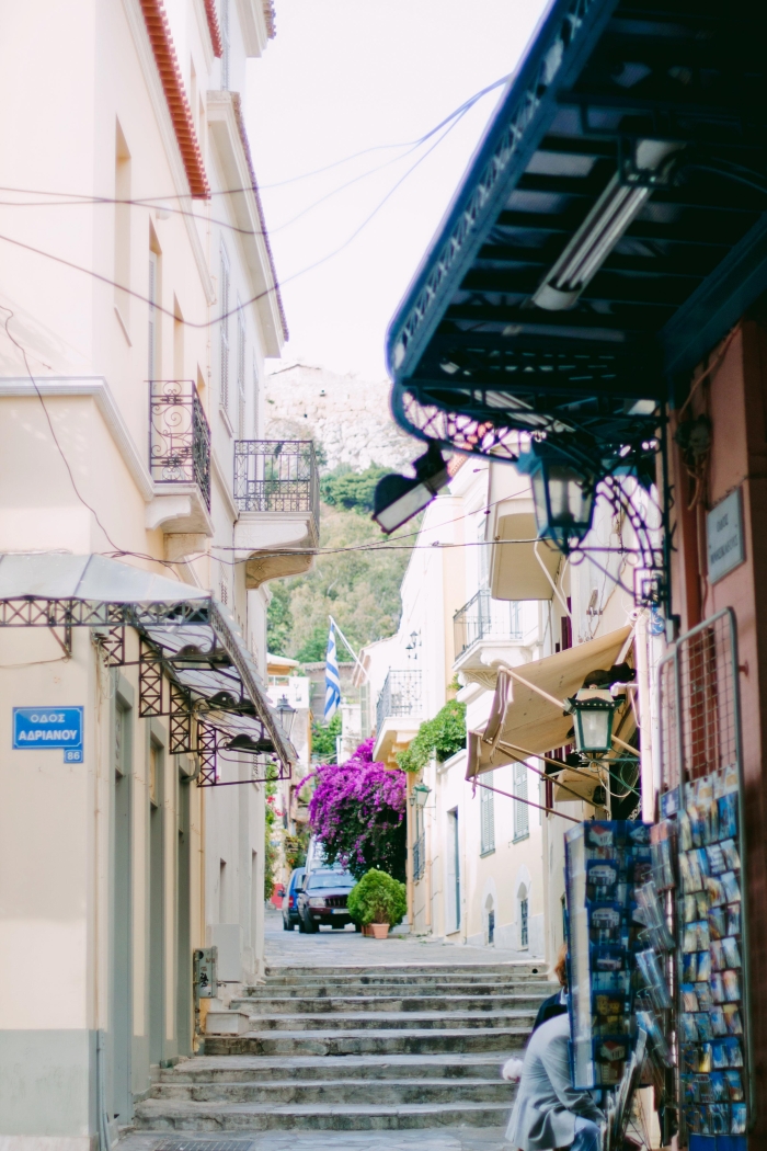 Alley in Athens - Entouriste