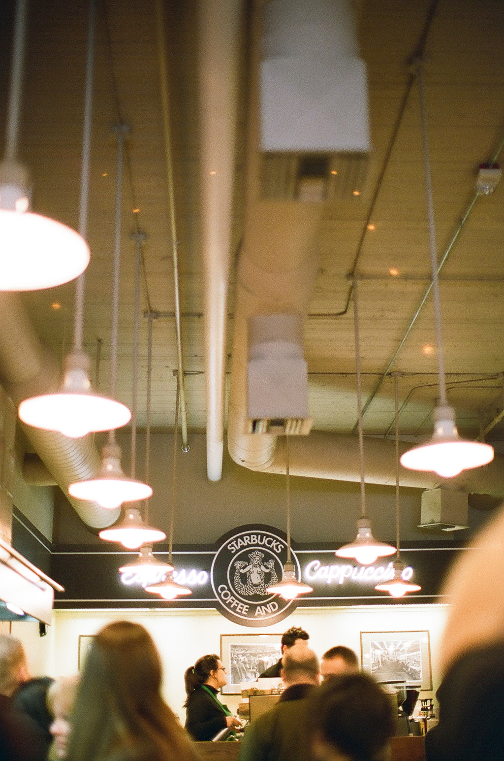 Original Starbucks Cafe in Seattle - Entouriste