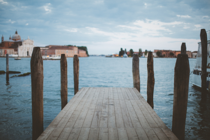 Wood Dock in Venice Italy - Entouriste
