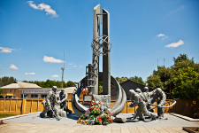 Chernobyl Memorial Statue - Entouriste