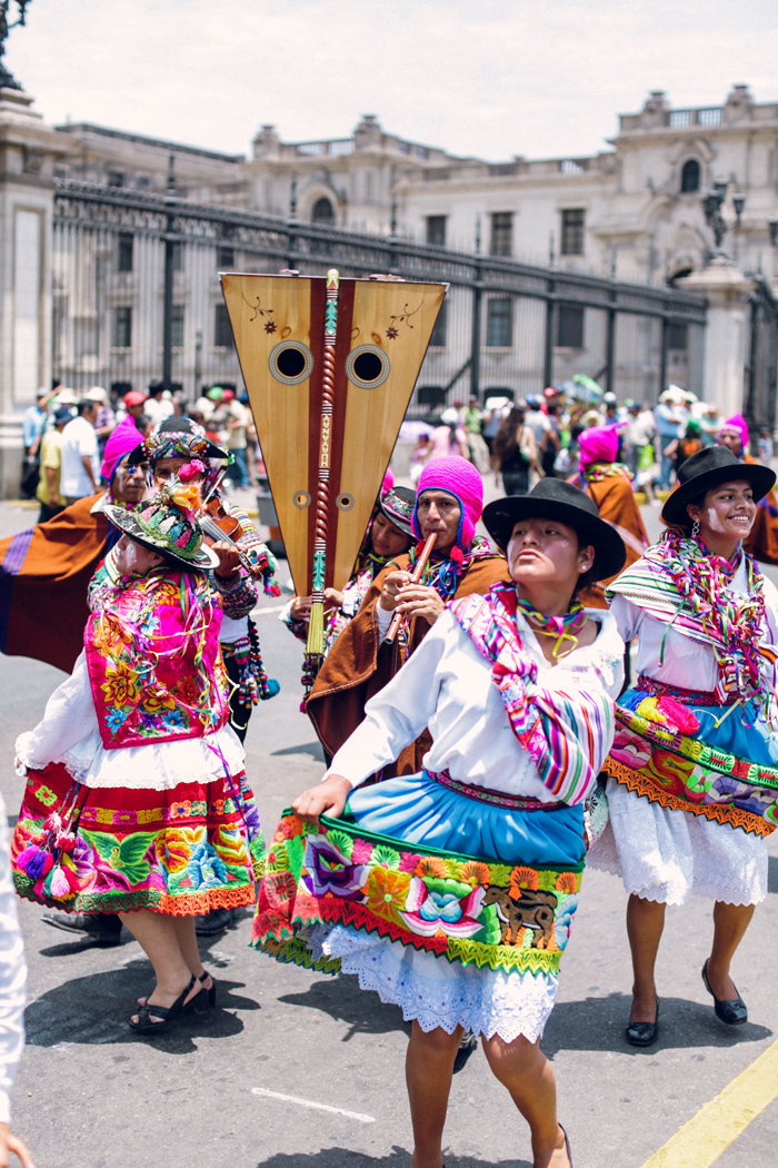 Colorful Dances in Peru - Entouriste