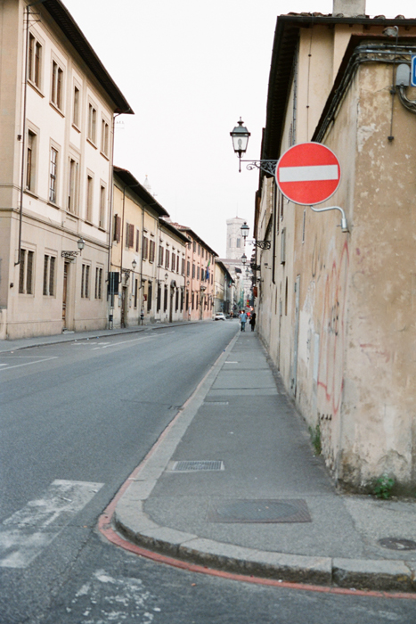Do Not Enter Sign in Florence Italy - Entouriste