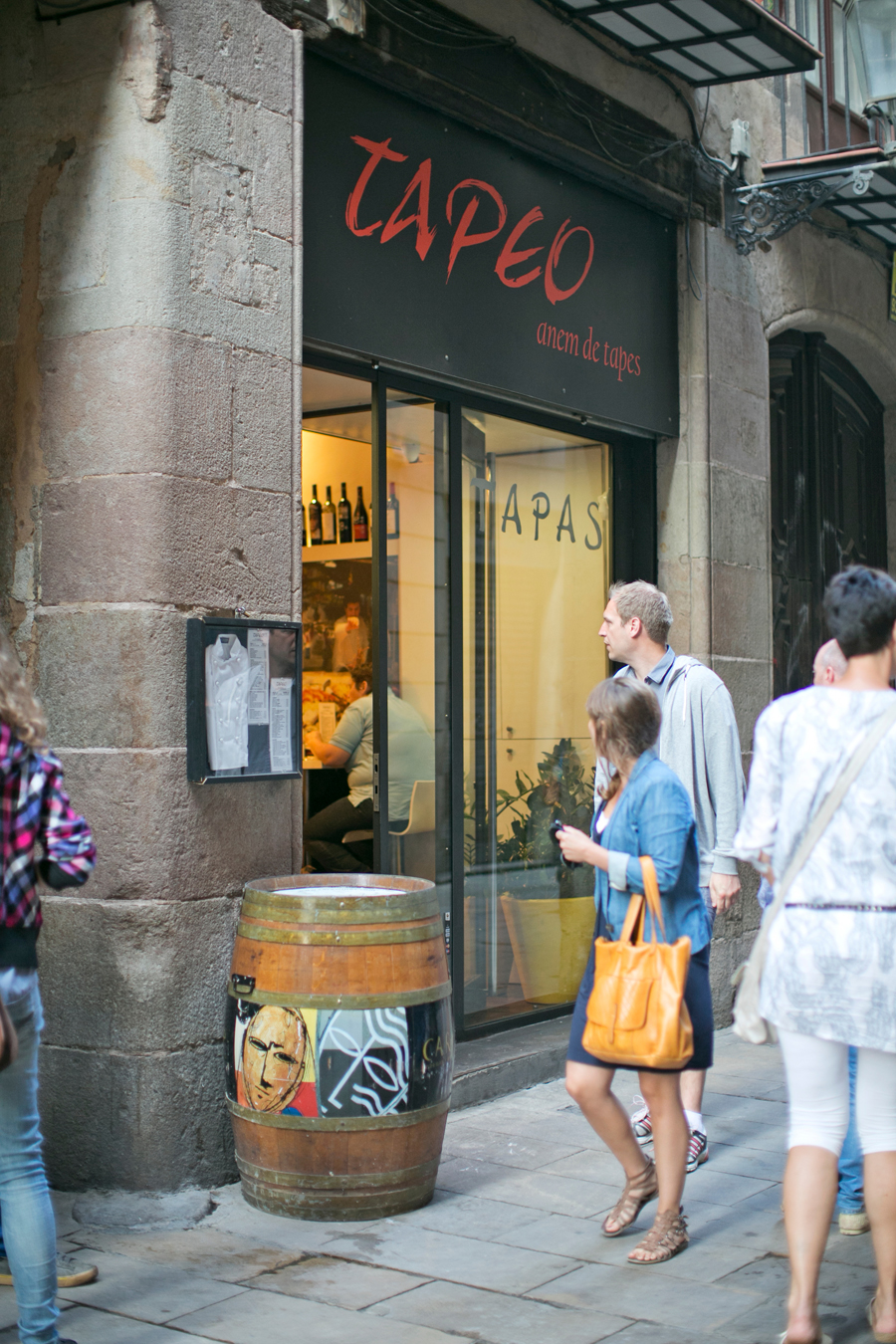 Tapeo of Barcelona Spain - Entouriste