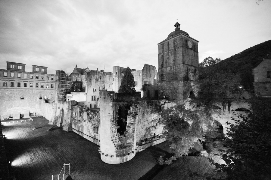 Exploring the Heidelberg Castle at Night - Entouriste