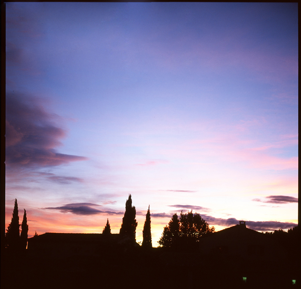 Sunset in Provence France - Entouriste
