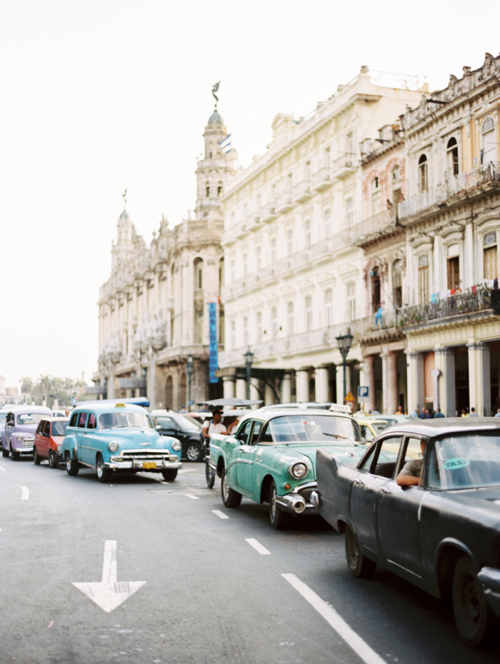 Traffic Jam in Havana Cuba - Entouriste